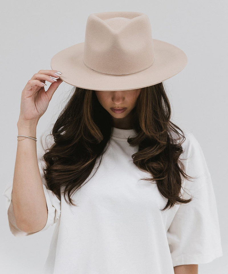 Stylish Short Brim Hats for Every Occasion - GIGI PIP