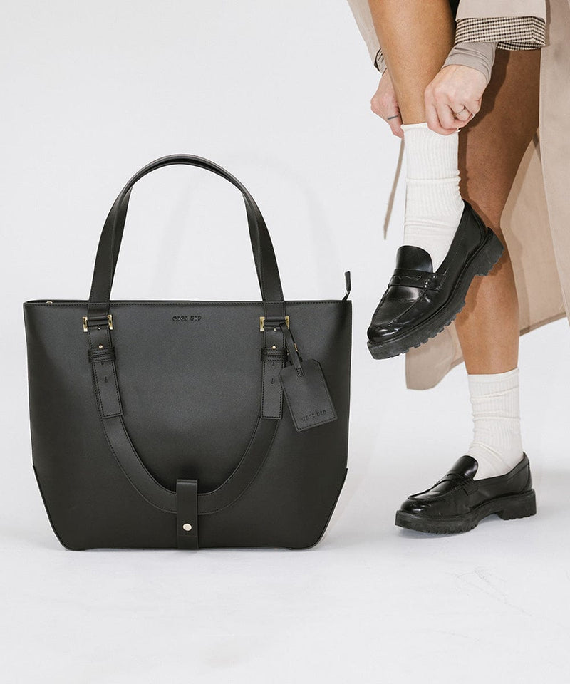 Hayes Leather Hat Carrying Tote | Genuine Leather Travel Bag for Women